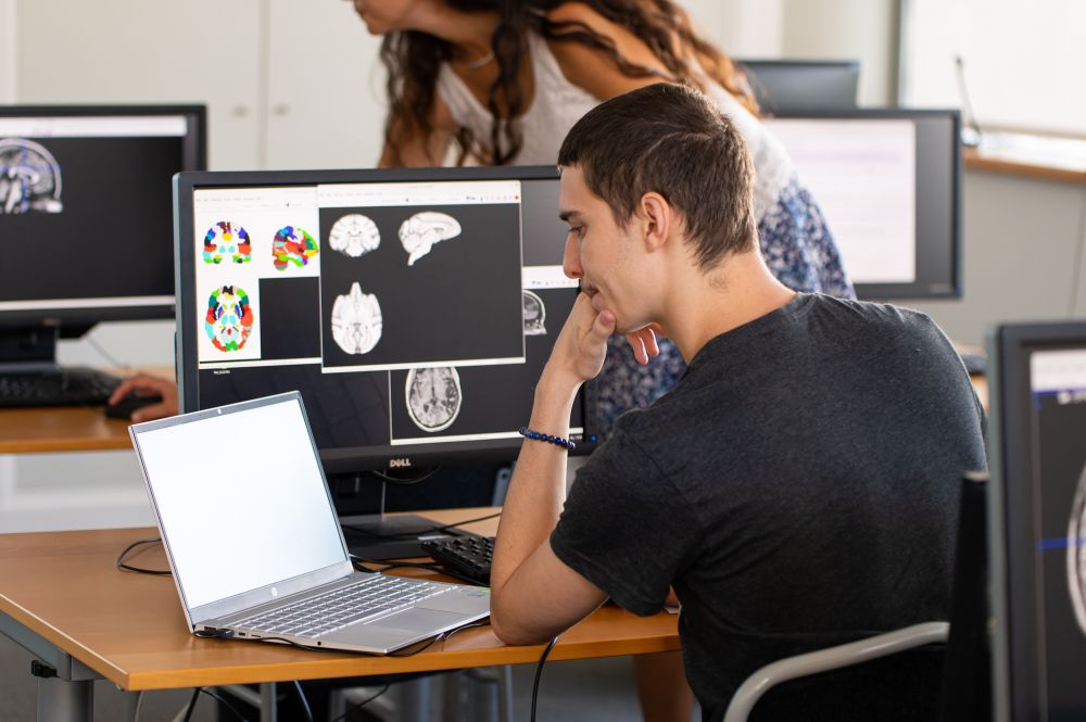 2022 - Bordeaux Summer School - Introduction to experimental neuroscience